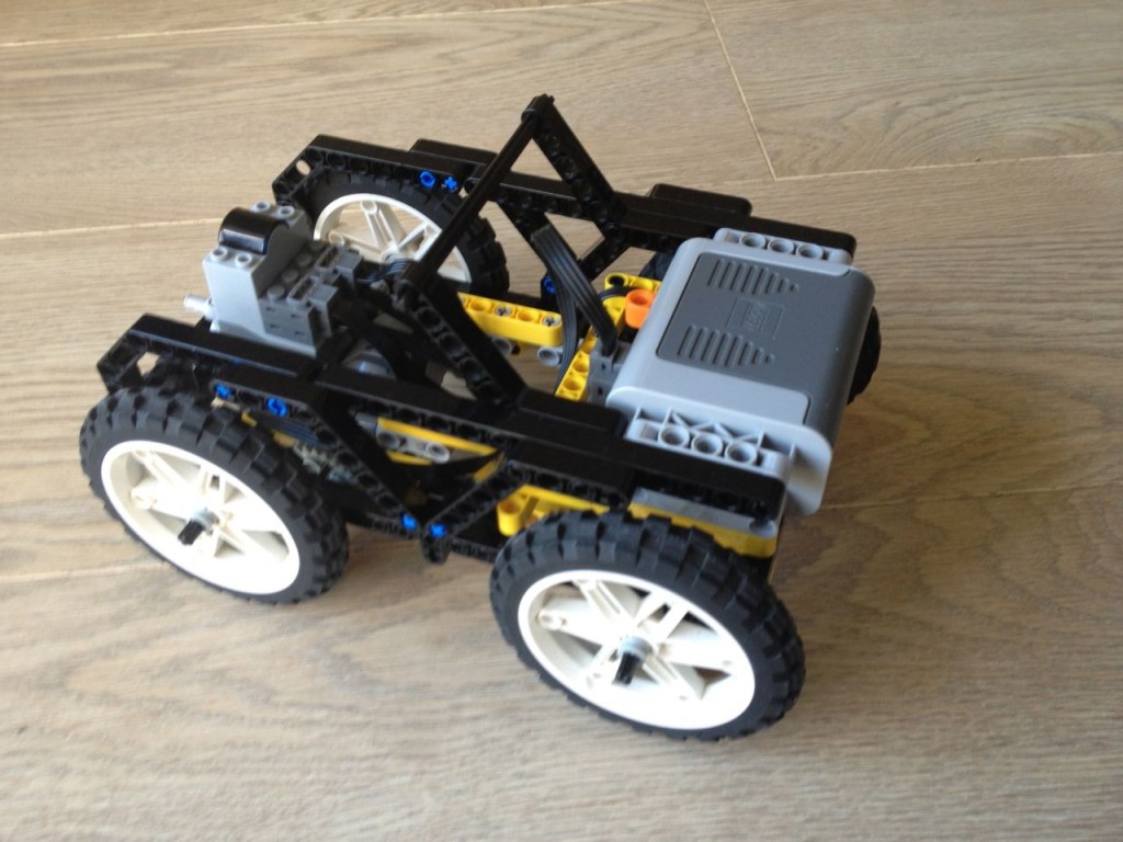 Building an off road car with LEGO Technic - Christoph Bartneck, Ph.D.